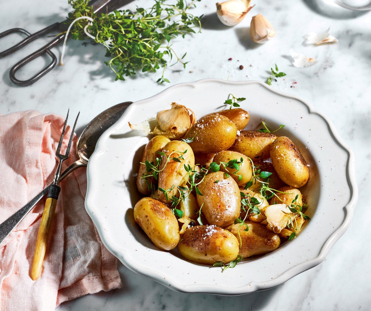 Smørstekte små poteter med hvitløk og timian | Bama